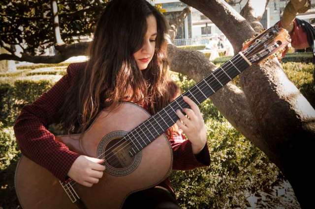 La guitarrista Elena Ortega, en "Los Conciertos de Palacio"