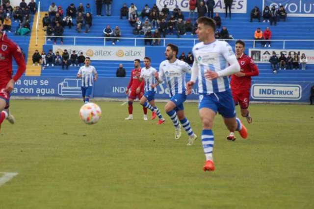 El Numancia araña un punto en Alcoy