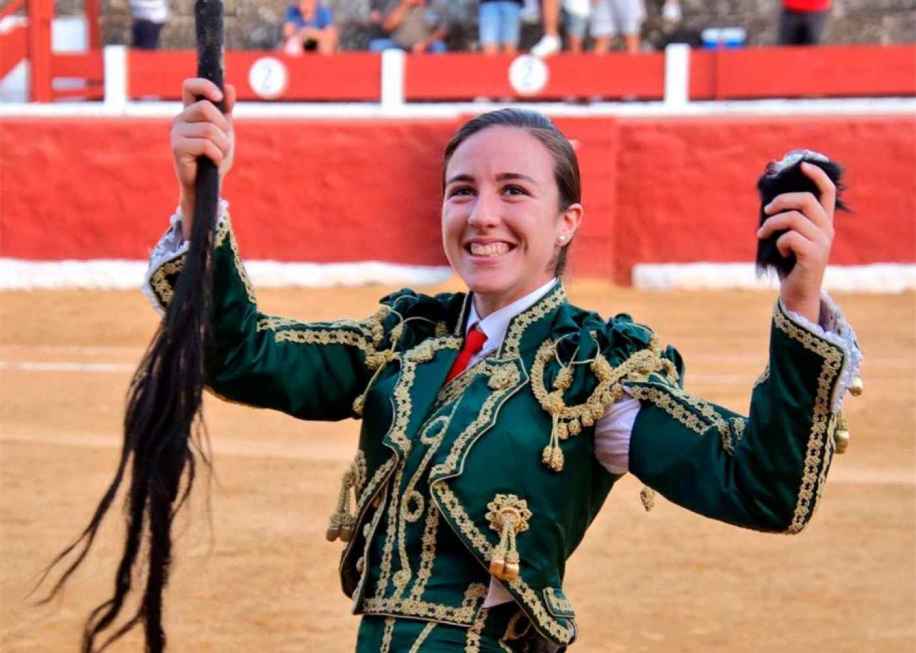 La primera novillera en plaza de Arcos de Jalón