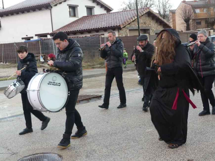 Fuentetoba quema su "Perico Paja"