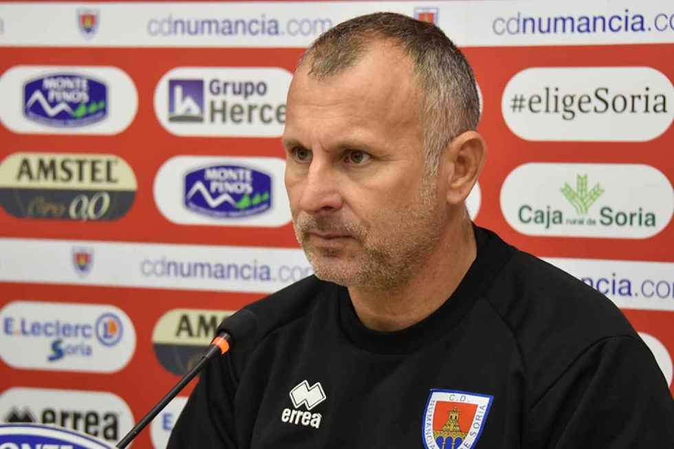 Javi Moreno: "Ante el Badajoz será partido de mucha exigencia"