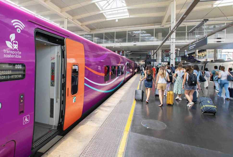 Los menores de 14 años viajarán este verano, por 5 euros, en AVE, Avlo ...