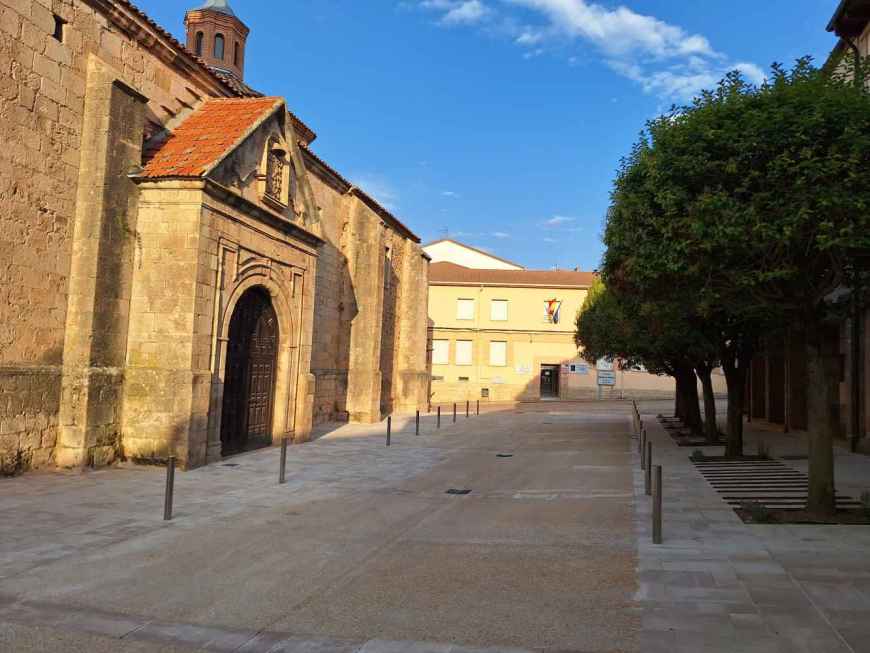 Imagen actualizada en el entorno de la iglesia San Pedro en Almazán