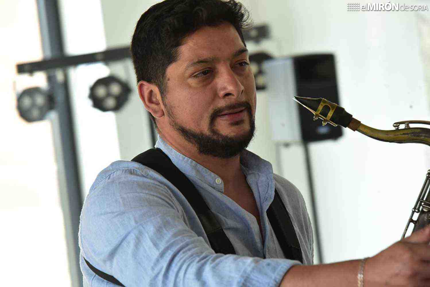 Vermú musical en Noviercas, a ritmo de jazz, con Nadir Ibarra